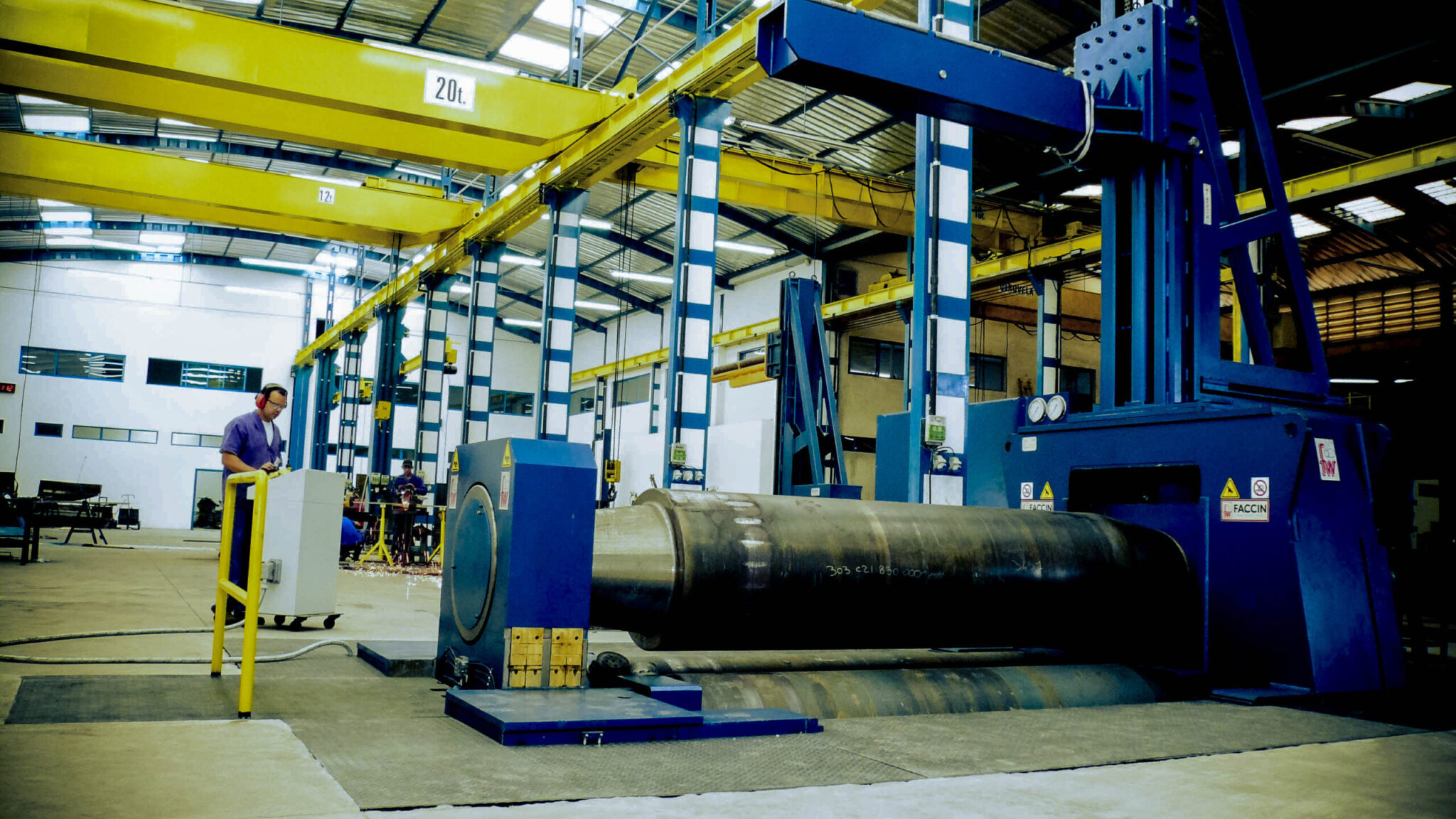 Calandragem de chapas inox: precisão em projetos industriais